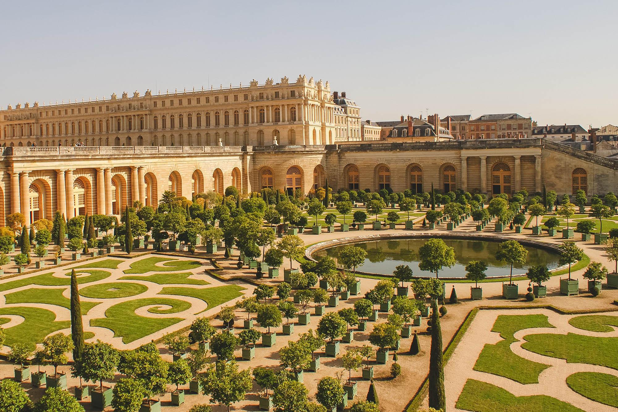 VERSAILLES CASTLE & CHARTRES (9 Hours) - Paris Best Way